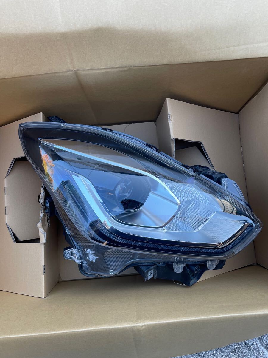 Yahoo!オークション - ZC83 スイフト スポーツ 右ヘッドライト 中古