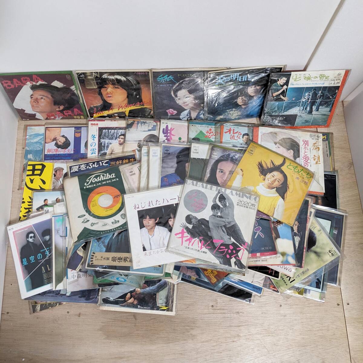 Yahoo!オークション - a994 昭和 レトロ EPレコード まとめ売り キャバ...