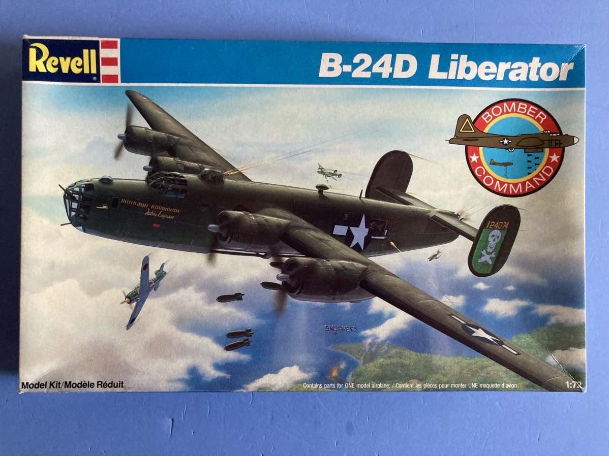 Yahoo!オークション - B-24D リベレーター 1/72 レベル ％R6
