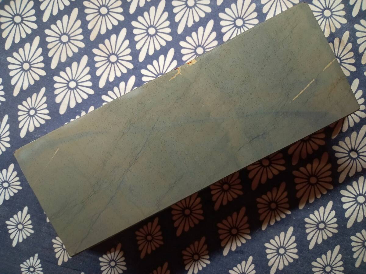 Yahoo!オークション - 天然砥石 仕上砥 1330g 砥石 といし 仕上げ 研磨...