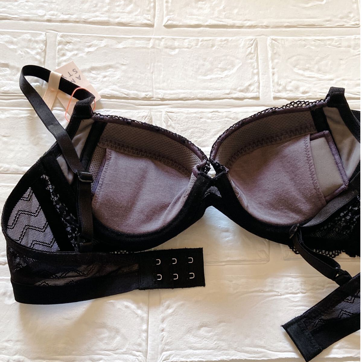 Yahoo!オークション - B75/M トリンプ アモスタイル きゅっと寄せブラ ...