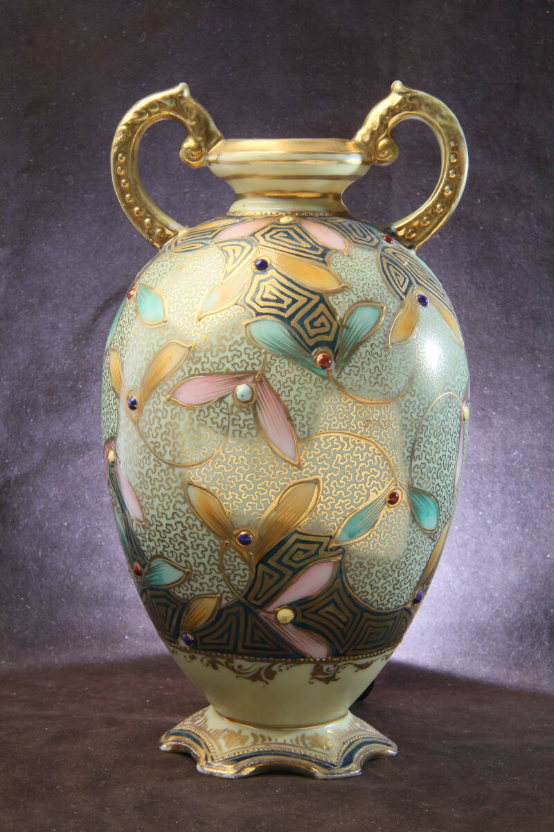 オールドノリタケメープルリーフ印のアメリカ向 美しいヤドリギの絵柄を金彩と盛上技法 飾ったフラワーベース 2167(オールドノリタケ)｜売買されたオークション情報、yahooの商品情報を ...