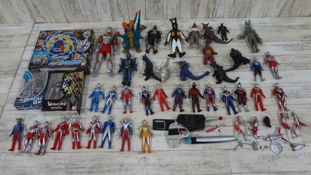 Yahoo!オークション - 067C ウルトラマン まとめ S.H.Figuartsバルタン...