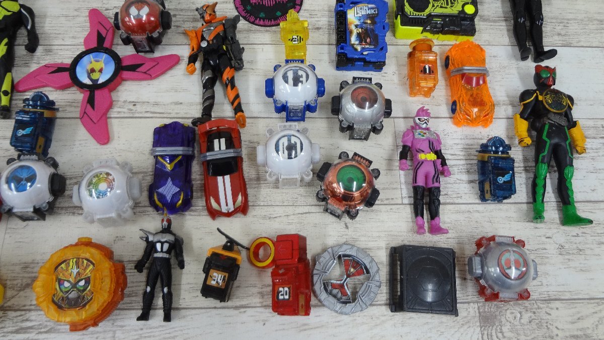 Yahoo!オークション - 067C 仮面ライダーまとめ ゲーマドライバー 聖剣...