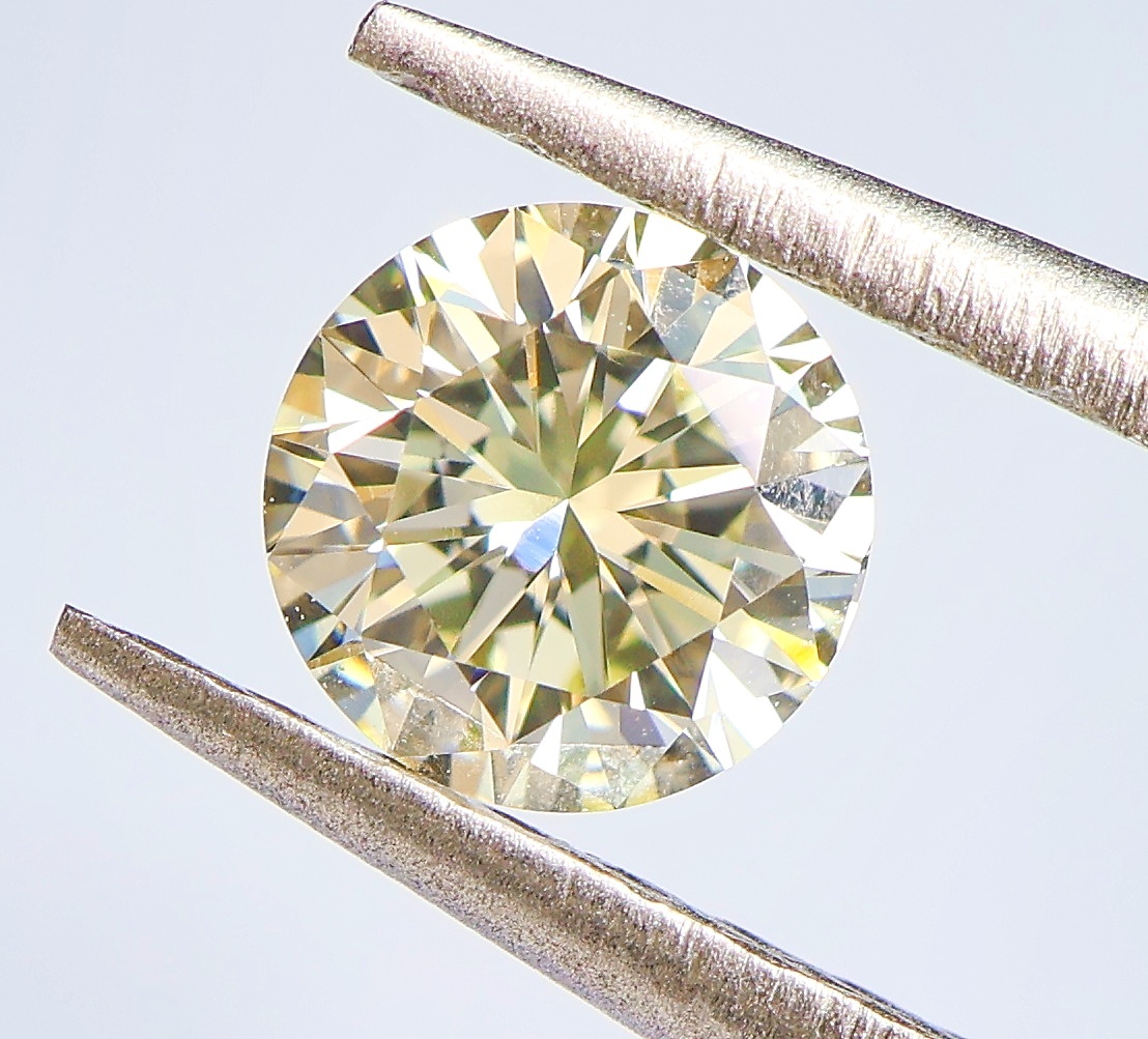 Yahoo!オークション - 【100円～】VVS1 0.567ct 天然ダイヤ VERY LIG...