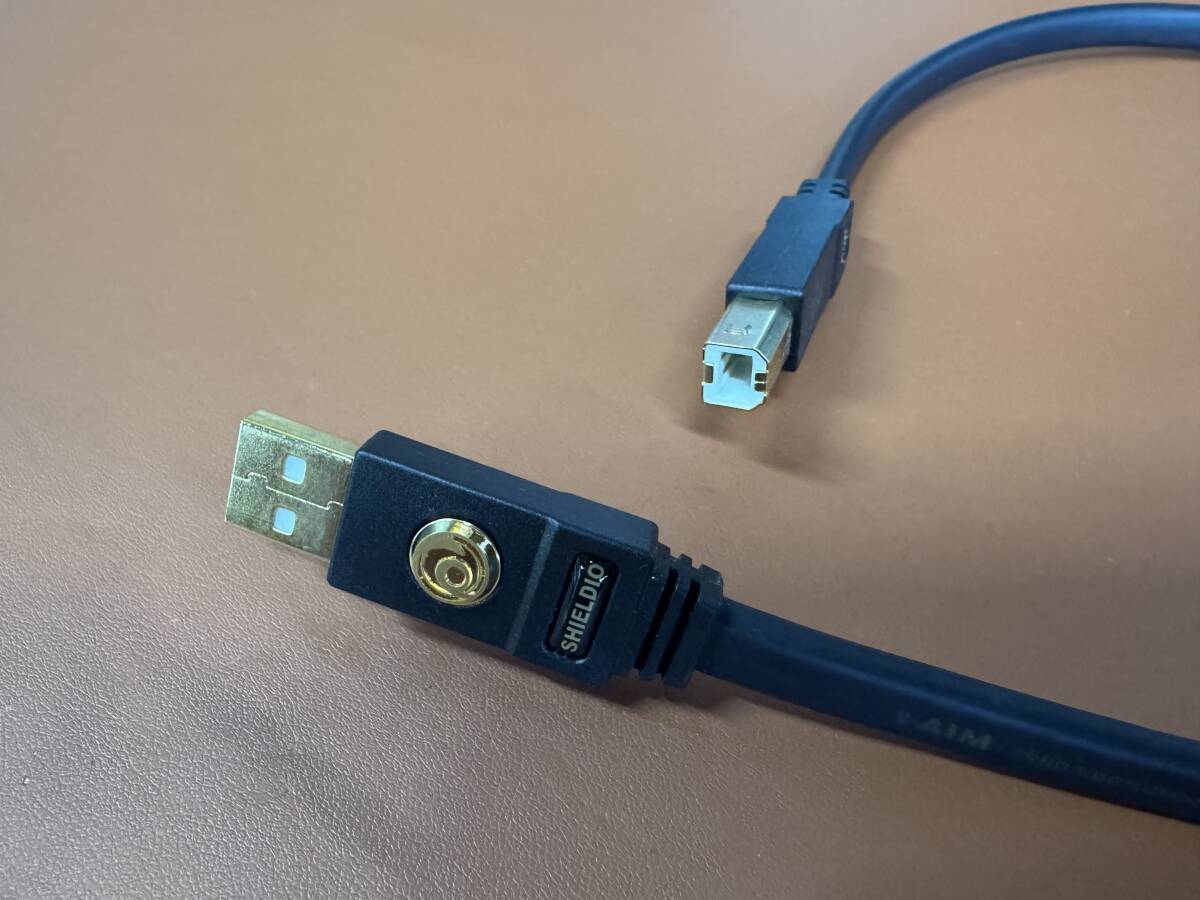 Yahoo!オークション - AIM SHIELDIO UA3 Series Solid Silver USB ケー...