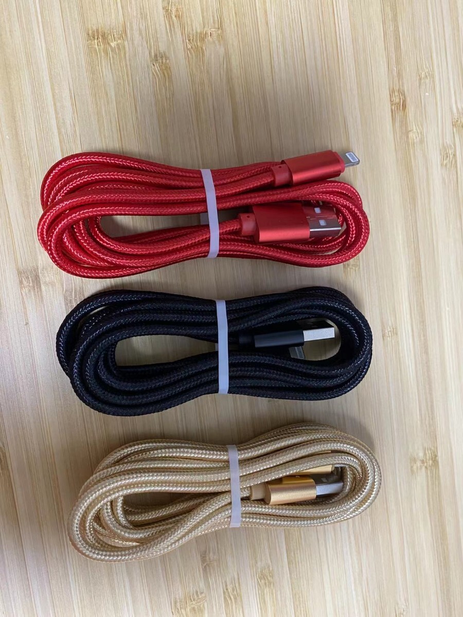 iPhone 2M ライトニングケーブル 2m 純正工場品 赤＋黒＋金 :: Yahoo!Auction｜DEJAPAN - Bid and Buy Japan with 0% commission