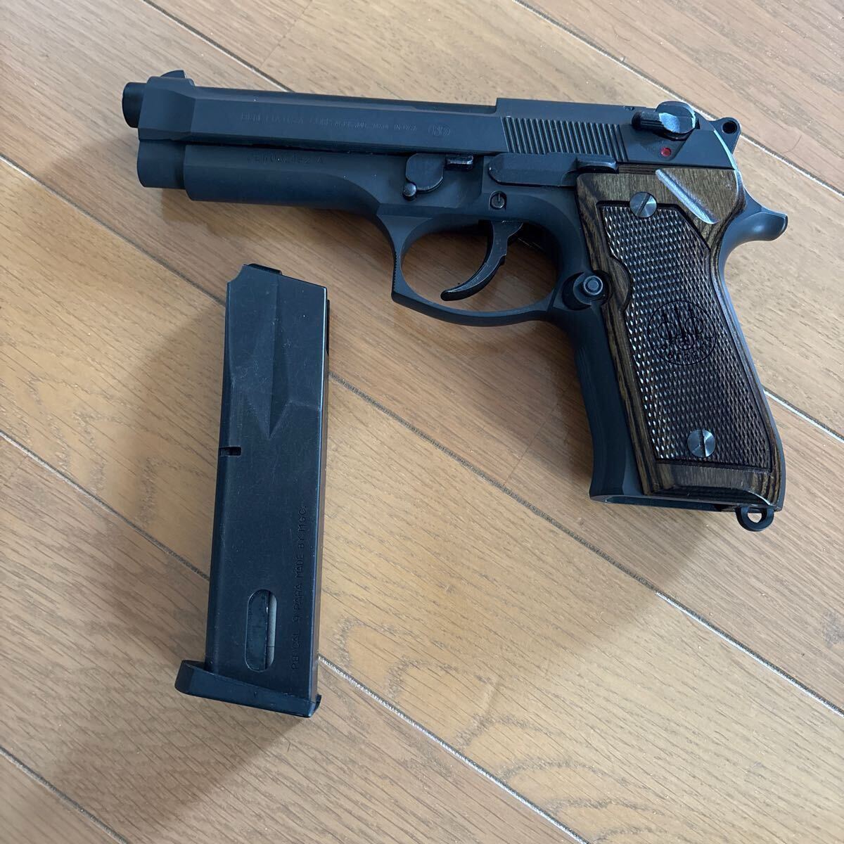 Yahoo!オークション - ガスガン ベレッタ 92F