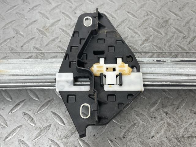 Yahoo!オークション - フリード GB3 右 フロント ドア レギュレター モ...