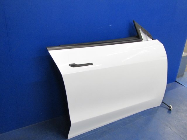 Yahoo!オークション - 【個人宅配送不可】[P29+EH1] テスラ モデルY ...