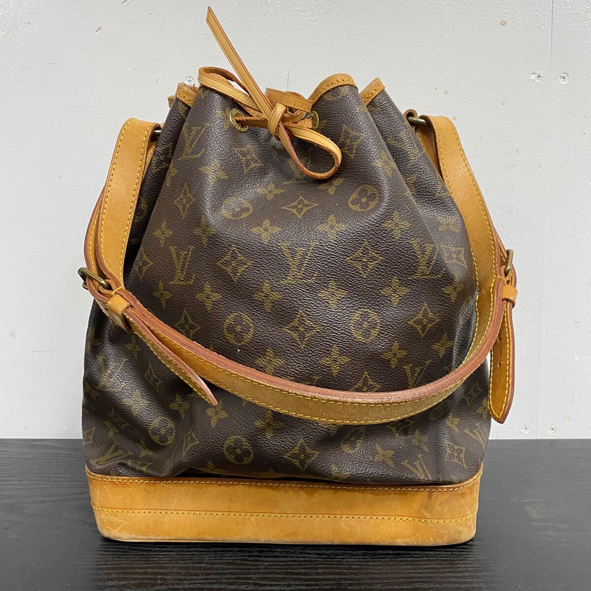 Yahoo!オークション - DD167 ルイヴィトン LOUIS VUITTON ノエ M42224 ...