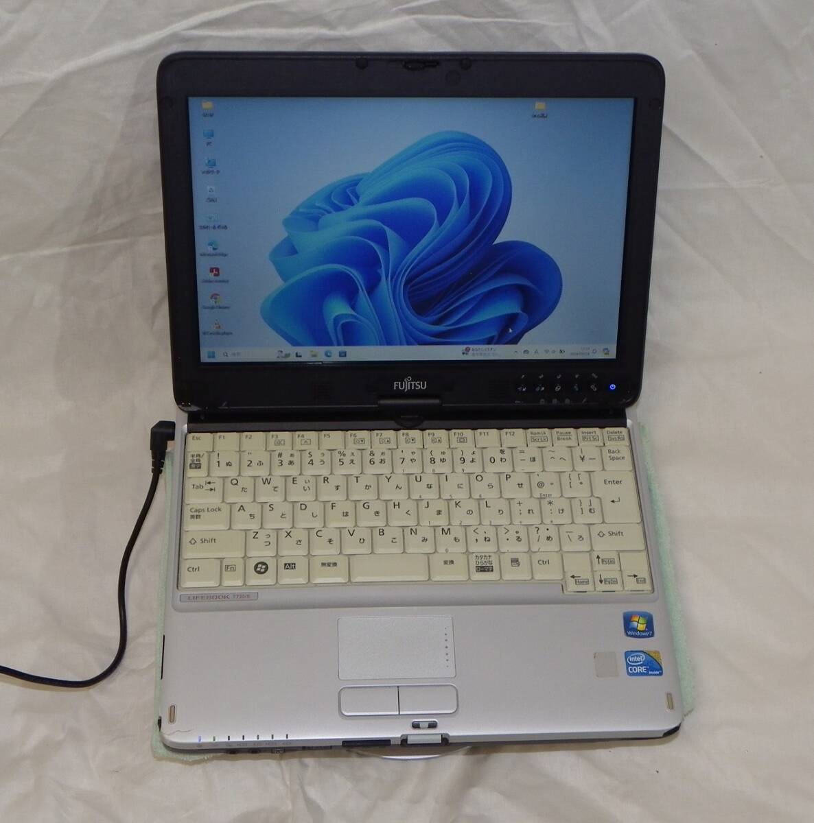 Yahoo!オークション - F232富士通 LIFEBOOK T730/B i5-560M 128GB/SSD ...