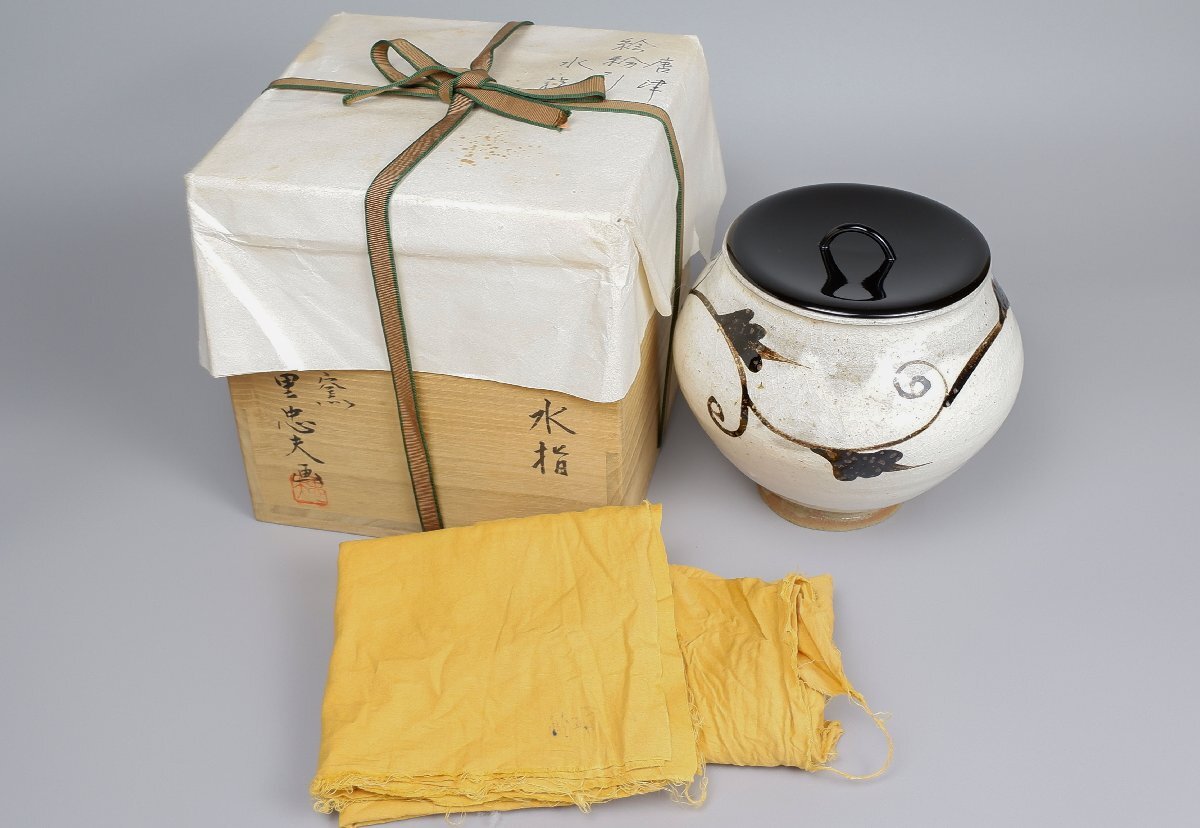 Yahoo!オークション - 【MKA】13代中里太郎右衛門（忠夫） 繪粉引水指 ...