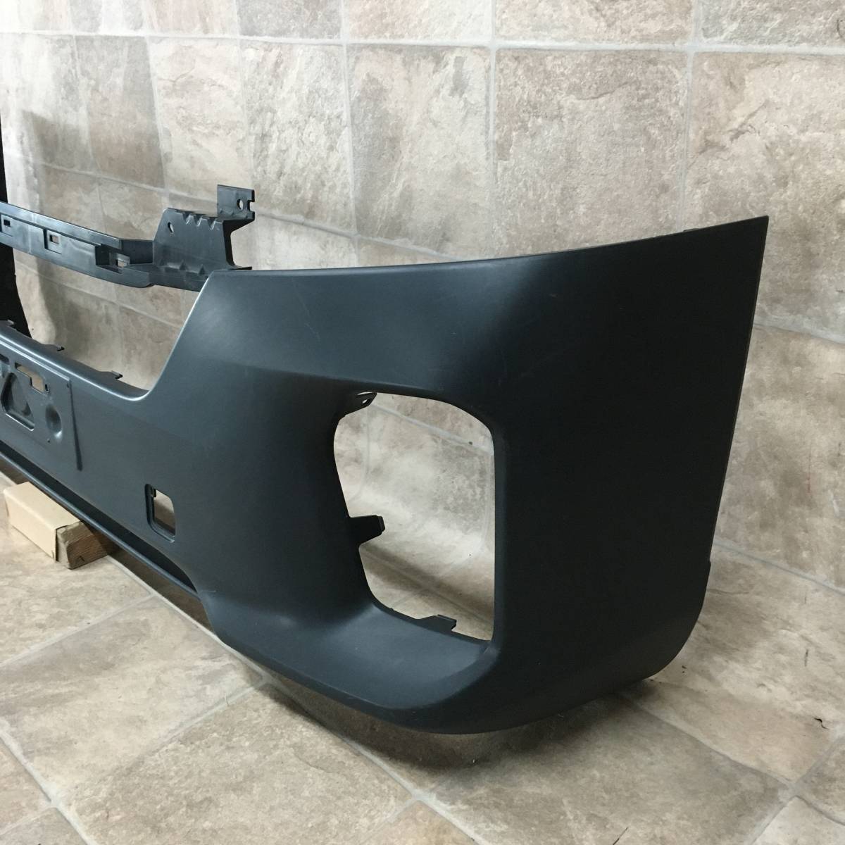 Yahoo!オークション - C12-367/E26キャラバンNV350後期 純正フロントバ...