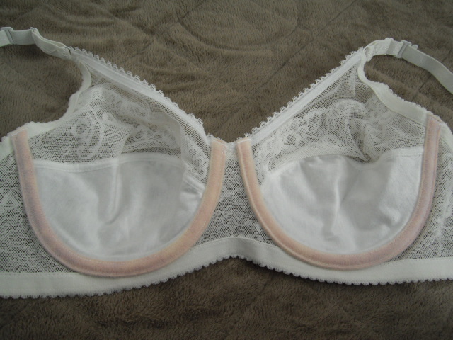 Yahoo!オークション - 新品同様 シャルレ ancy FA131 B80 ブラジャー 補正