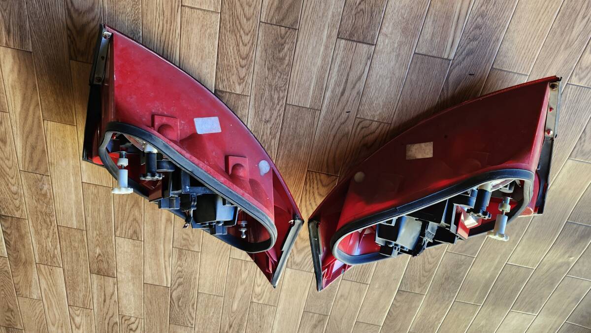 Yahoo!オークション - KAMA H18 アウディ TTクーペ 8N 純正 テールラン...