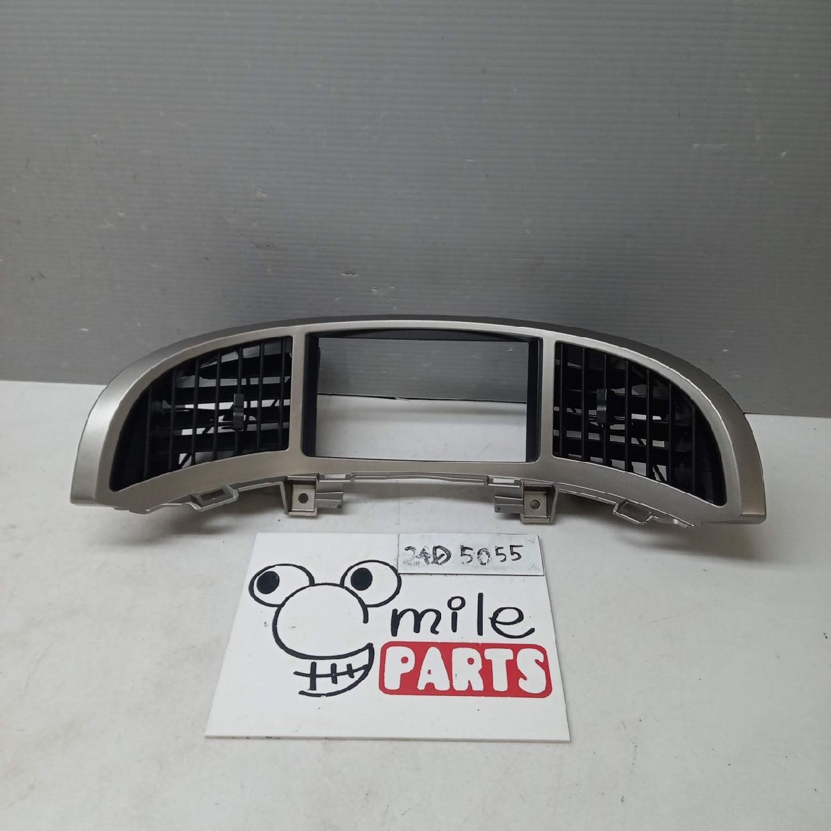 Yahoo!オークション - TU31／TNU31 プレサージュ 純正 中央エ...