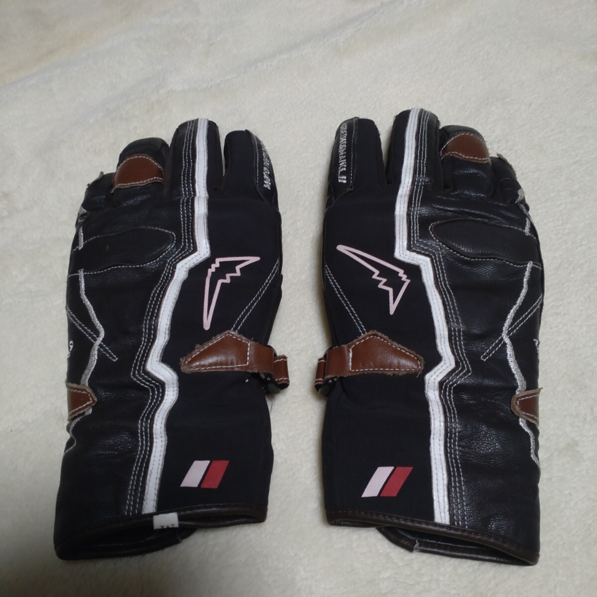 クシタニ アウトドライ アデプトグローブ k−5581 サイズM(Mサイズ)｜売買されたオークション情報、yahooの商品情報をアーカイブ公開 - オークファン（aucfan.com）