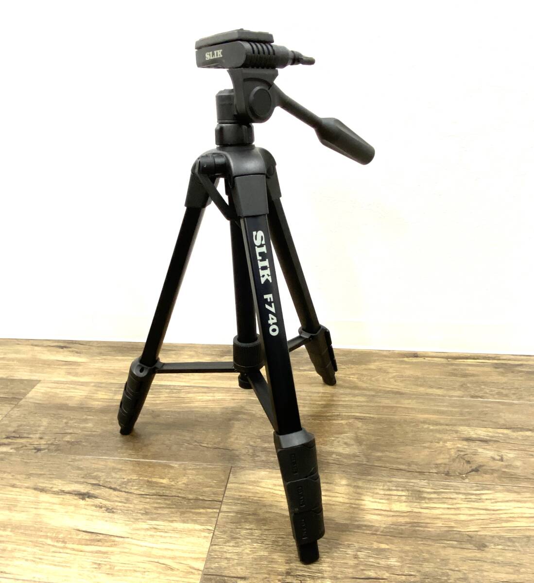 SILK F740 シルク カメラ三脚 写真 カメラ ビデオ 撮影 入学 卒業(三脚)｜売買されたオークション情報、yahooの商品情報をアーカイブ公開 - オークファン（aucfan.com）