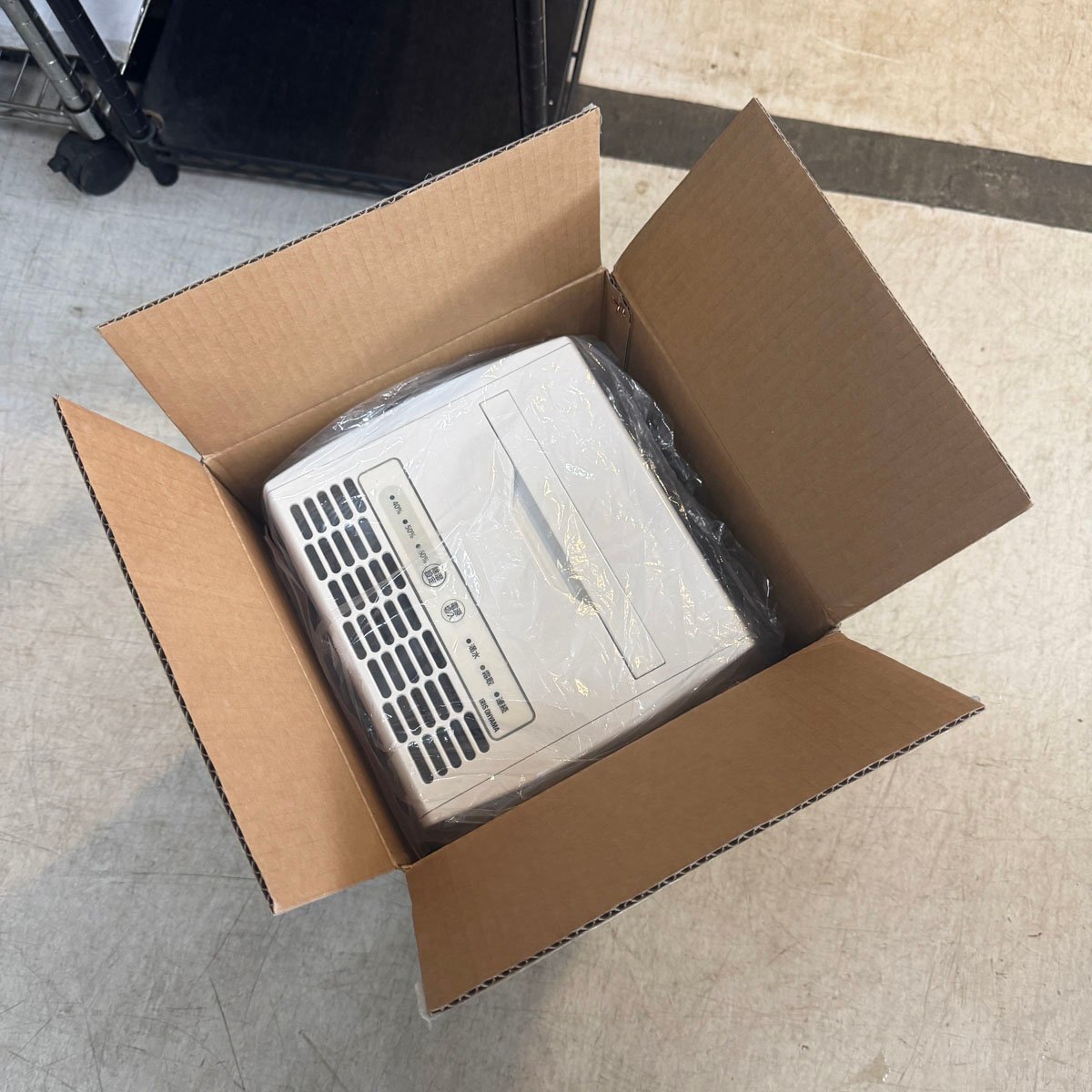 Yahoo!オークション - 中古美品 アイリスオーヤマ 除湿機 IJC-J56-W 除...