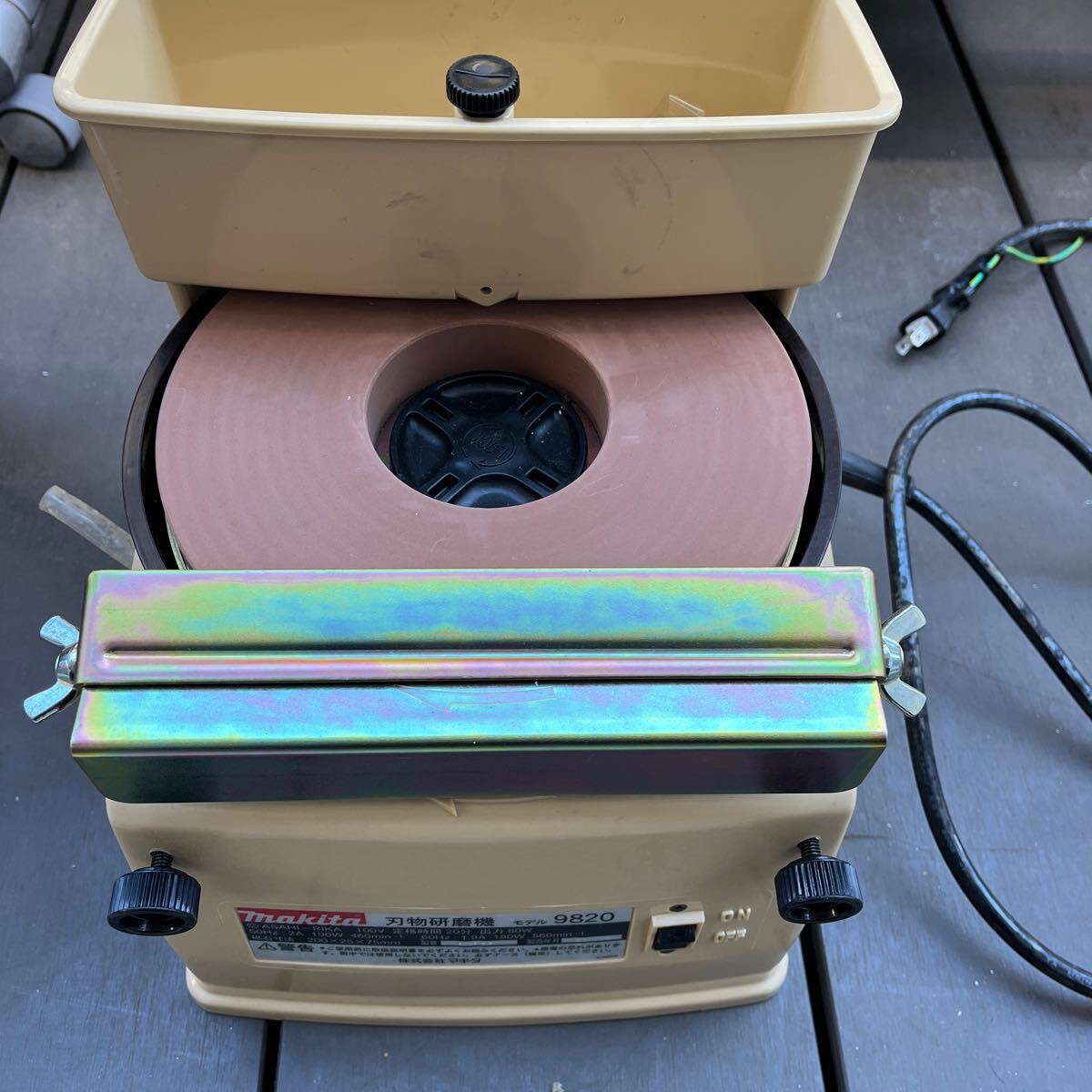 makita マキタ 100V 刃物研磨機 9820 替砥石おまけ 刃物けんま機 刃物研ぎ機 刃物とぎ機 刃物トギ機(刃物研磨機)｜売買されたオークション情報、yahooの商品情報をアーカイブ ...