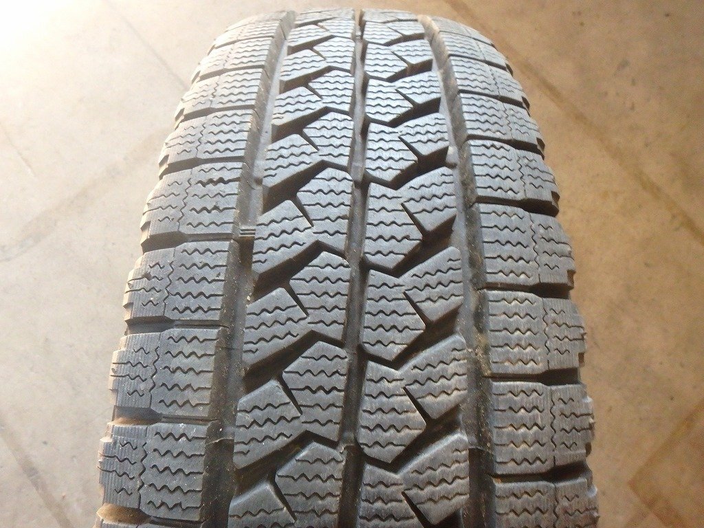 Yahoo!オークション - B92 バリ溝 送料無料【205/65R16 109/107】ブリ...