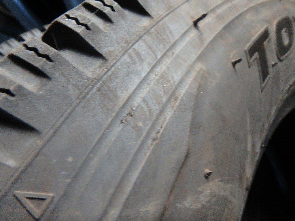 Yahoo!オークション - B184 送料無料【175/75R15 103/101】トーヨー M9...