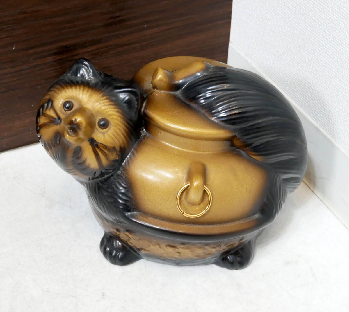 R612-H50 分福茶釜 狸 たぬき タヌキ ぶんぶく茶釜 貯金箱 陶器 置物 商売繁盛 縁起物 昭和レトロ(貯金箱)｜売買されたオークション情報、yahooの商品情報をアーカイブ公開 ...