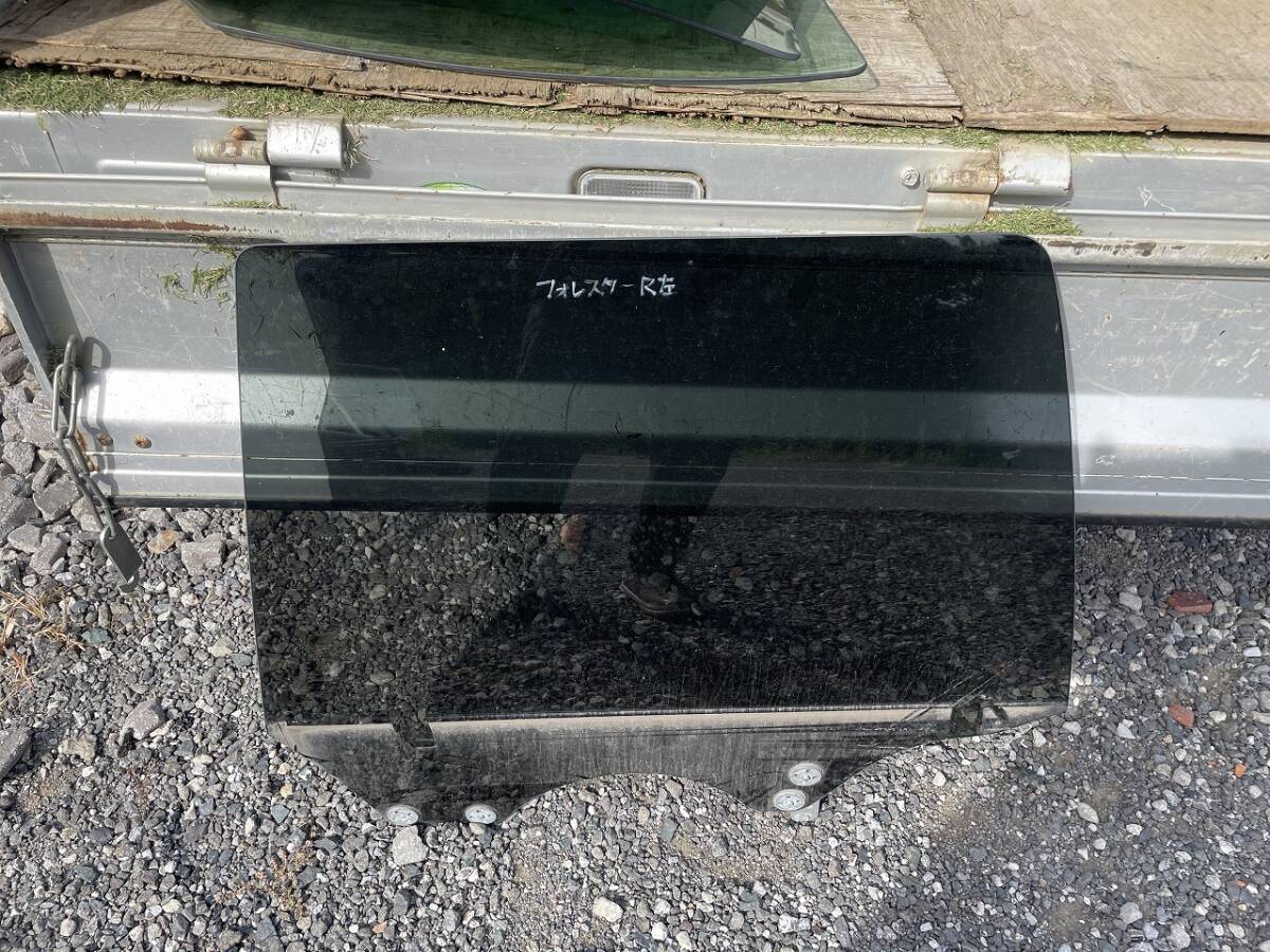 Yahoo!オークション - フォレスター H19 SG5 純正 左リア ドアガラス 4...