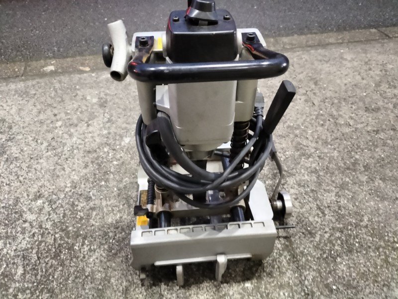 Yahoo!オークション - 中古品 マキタ 100V 手動カクノミ 7304 makita