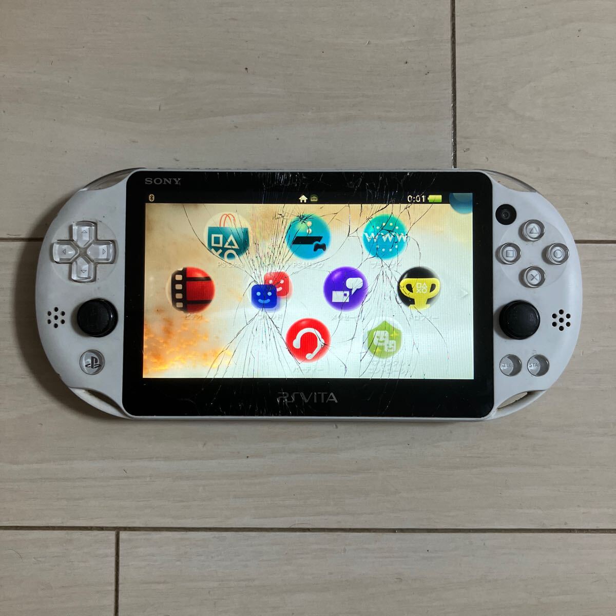 Yahoo!オークション - SONY PSVITA PCH-2000 ZA22 1GB 本体 wifi 動作...