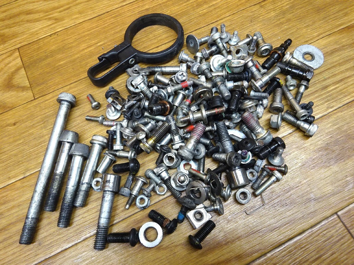 Yahoo!オークション - [G92]DUCATI 1198 ドゥカティ ボルトセット