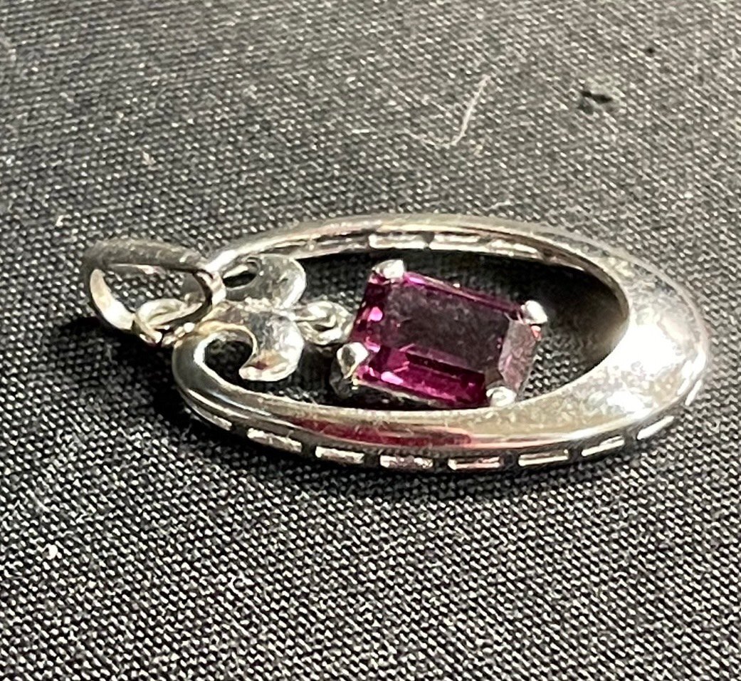 Yahoo!オークション - MIK1135 K14WG 1.6グラム 刻印あり ペンダントト...