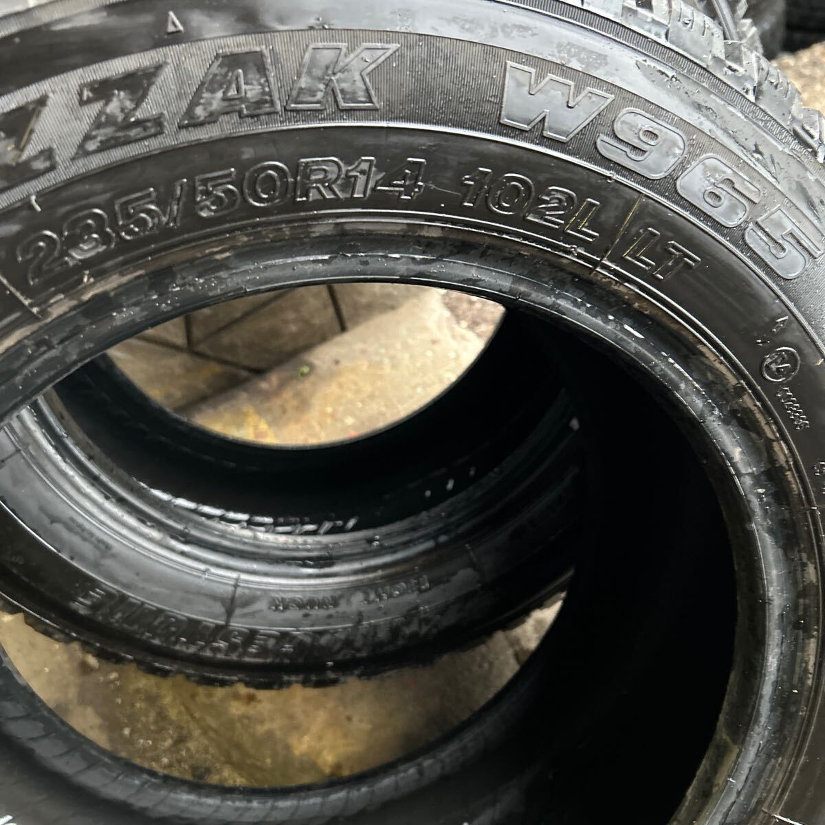 Yahoo!オークション - ブリヂストンW965 235/50R14 2本セット バリ山 2...