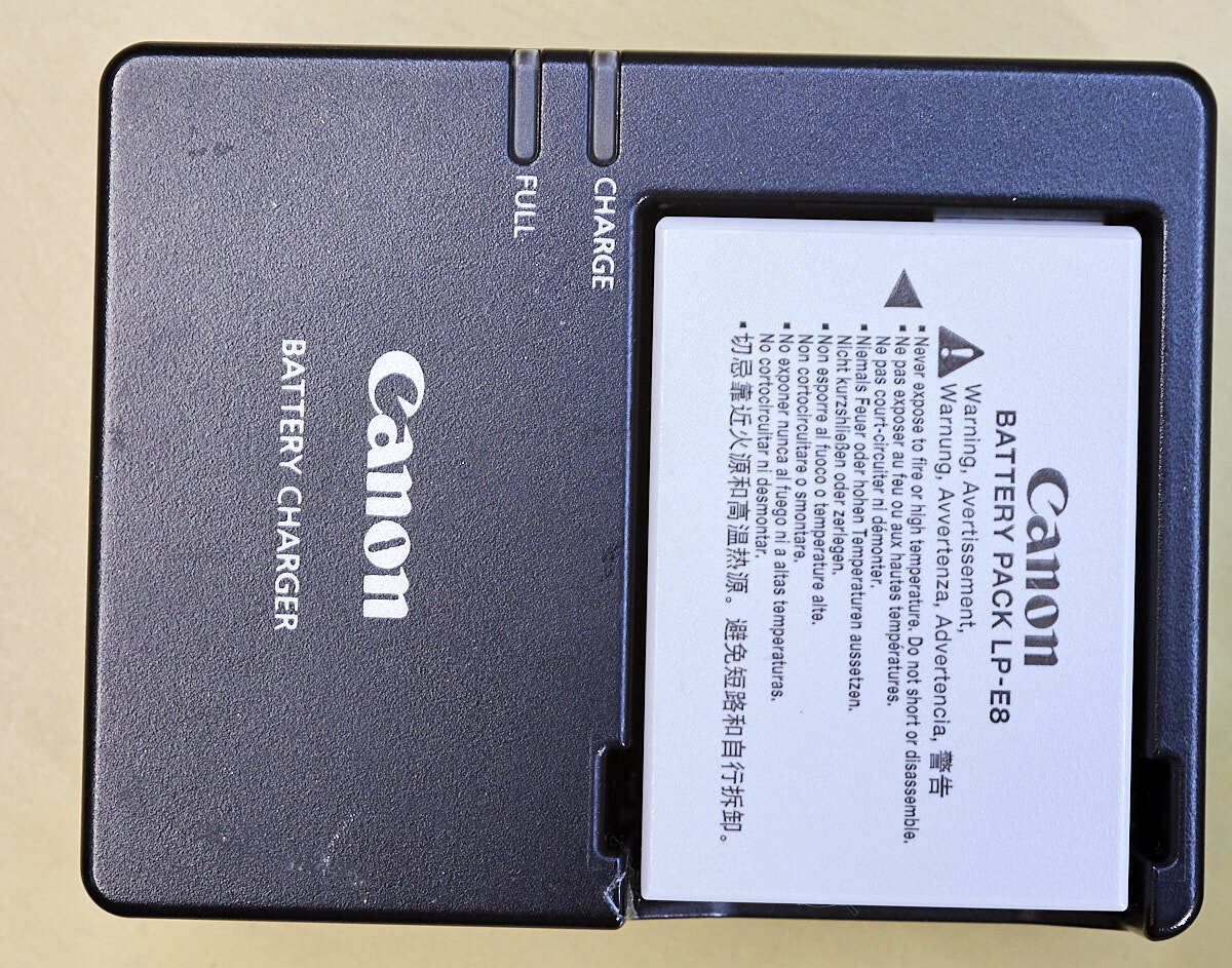 Yahoo!オークション - キヤノン EOS KISS X4 (47) 8884ショット キャッ...