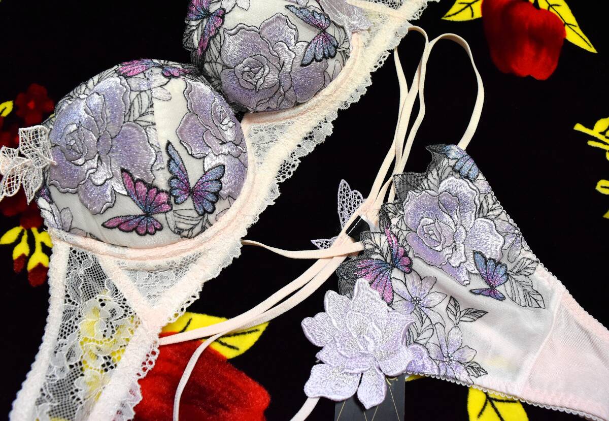 Yahoo!オークション - 新品・タグ付き ワコール サルート 83G・ホリ...