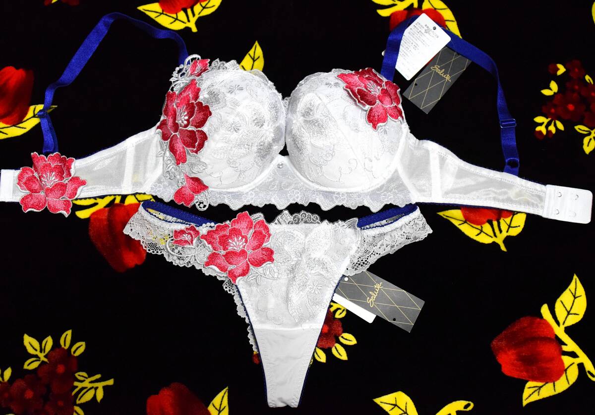 Yahoo!オークション - 新品・タグ付き ワコール サルート 86G・リボ...