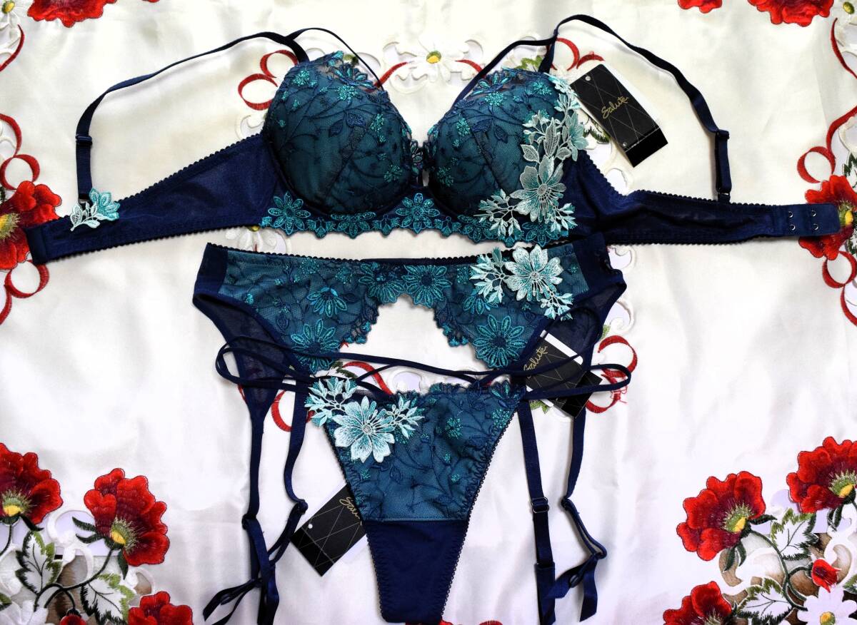 Yahoo!オークション - 新品・タグ付き ワコール サルート 67G・バハ...