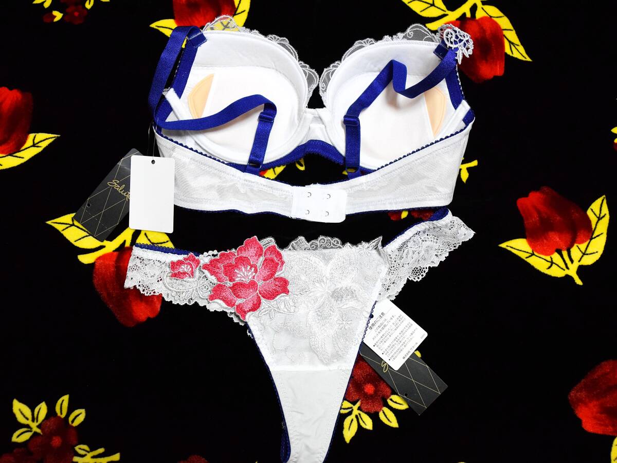 Yahoo!オークション - 新品・タグ付き ワコール サルート 86G・リボ...