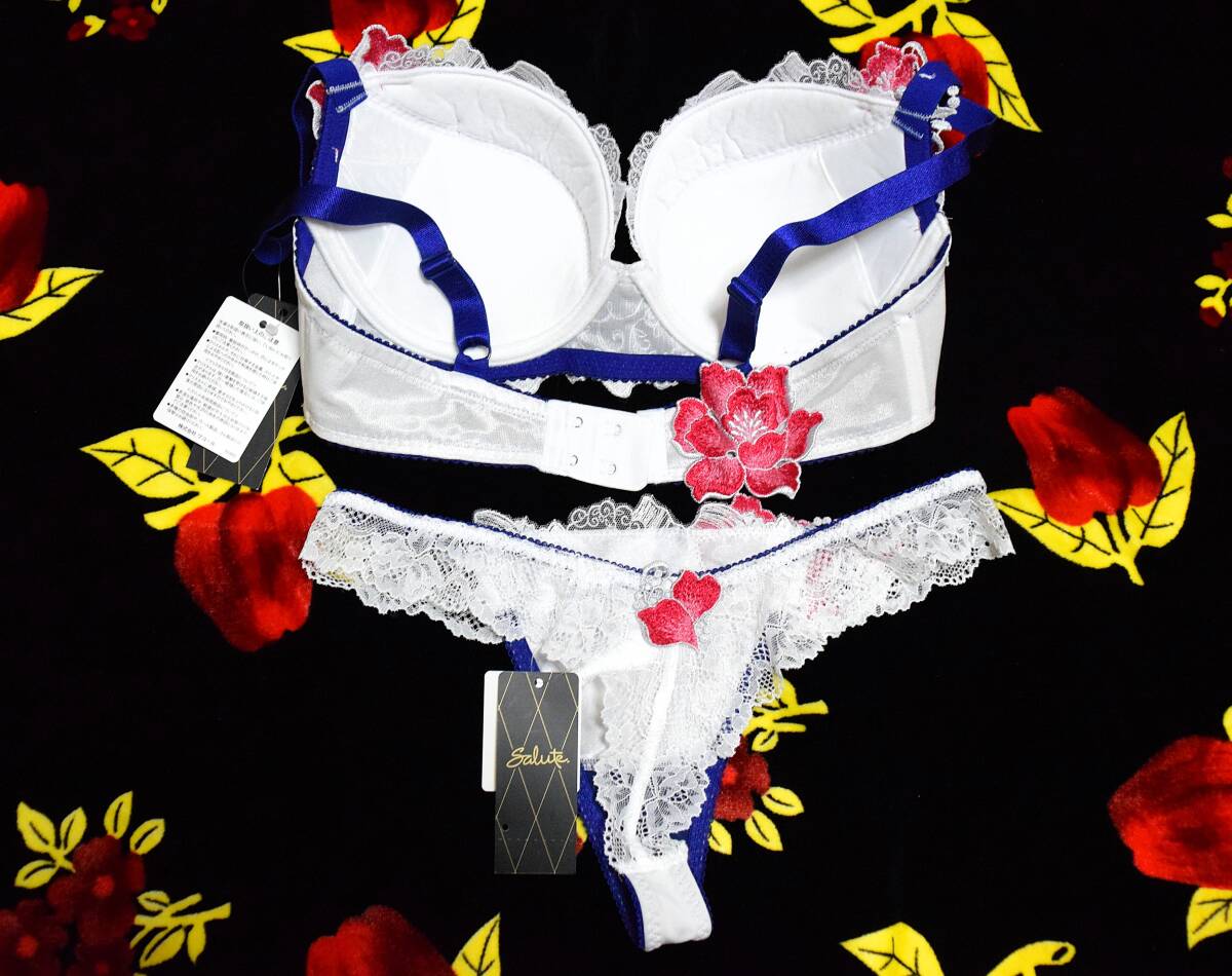 Yahoo!オークション - 新品・タグ付き ワコール サルート 86G・リボ...