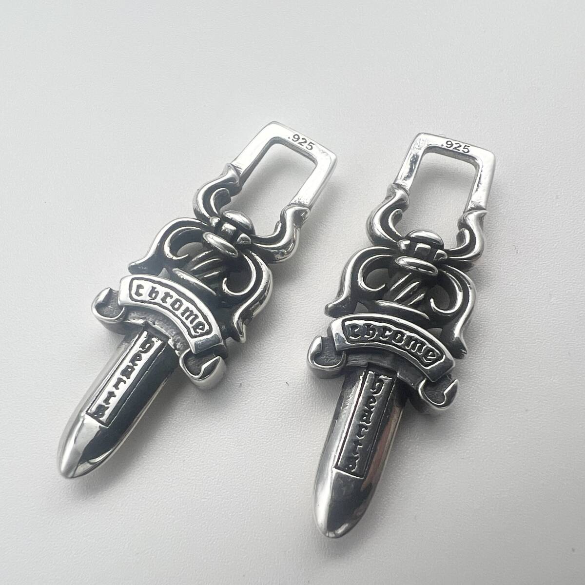送料無料】Chrome Hearts クロムハーツ ジップパーツ ダガー 送料無料】Chrome Hearts クロムハーツ ジップパーツ ダガー