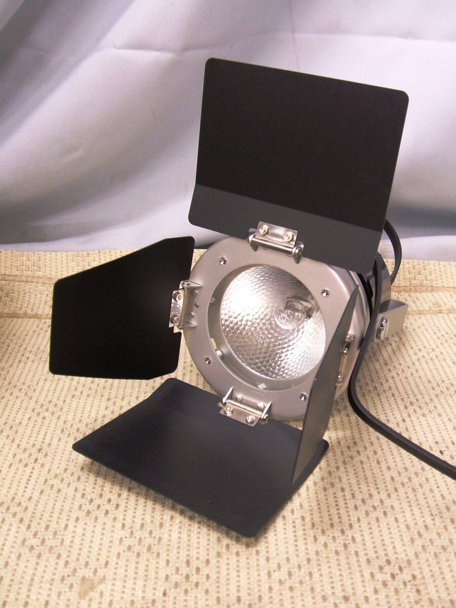 Yahoo!オークション - 美品 LPL VIDEO LIGHT 1500 2371 ビデオライト15...