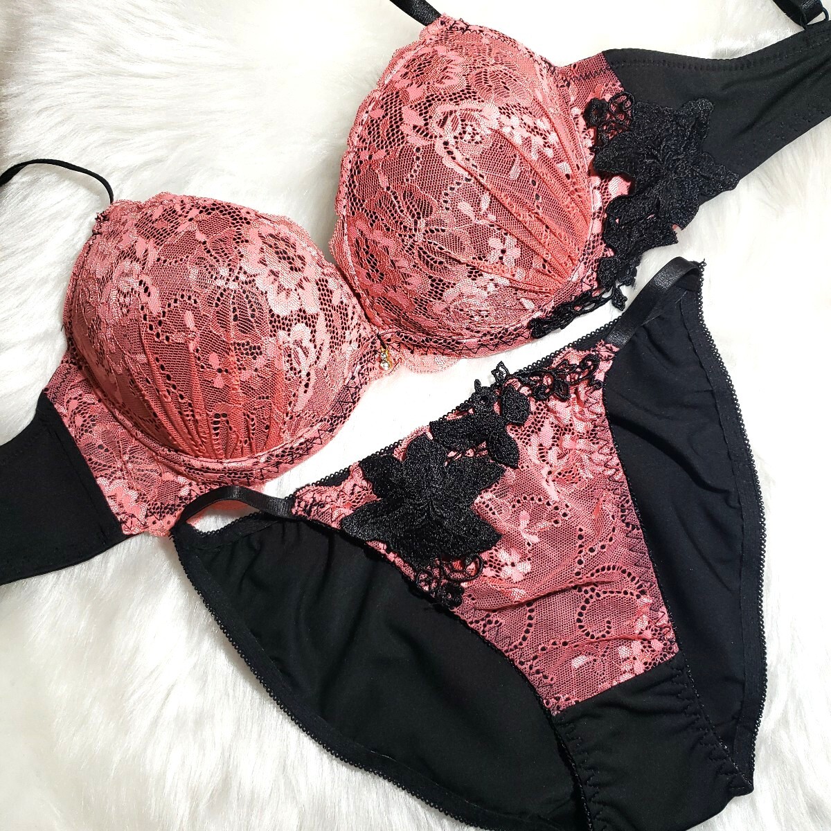 Yahoo!オークション - 新品未使用品 D75 L フラワーモチーフSexy ブラ ...