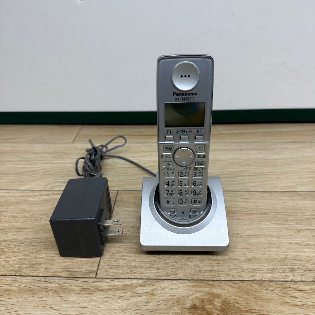 Panasonic 子機 KX-FKN523-S /純正ACアダプター 充電台 PQLV207JP ジャンク 部品取り 管3613X(電話機一般)｜売買されたオークション情報、yahooの商品 ...