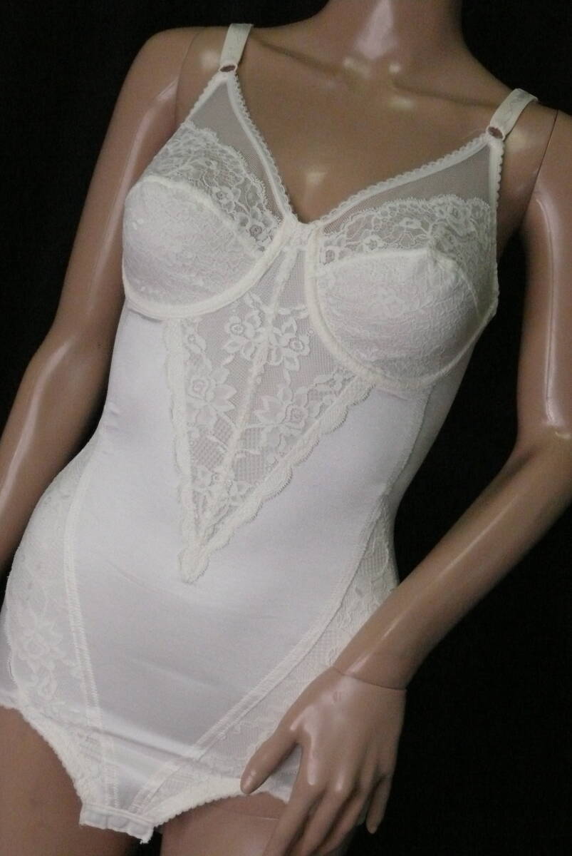 Yahoo!オークション - Cj651 シャルレANCYボディスーツ C75M