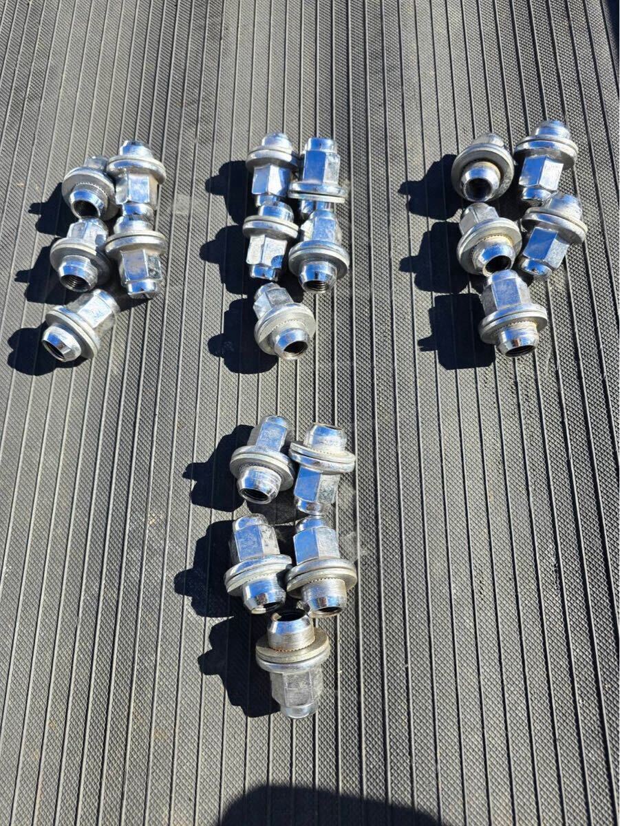 Yahoo!オークション - ランドクルーザー 200 ZX 純正ホイール スタッド...