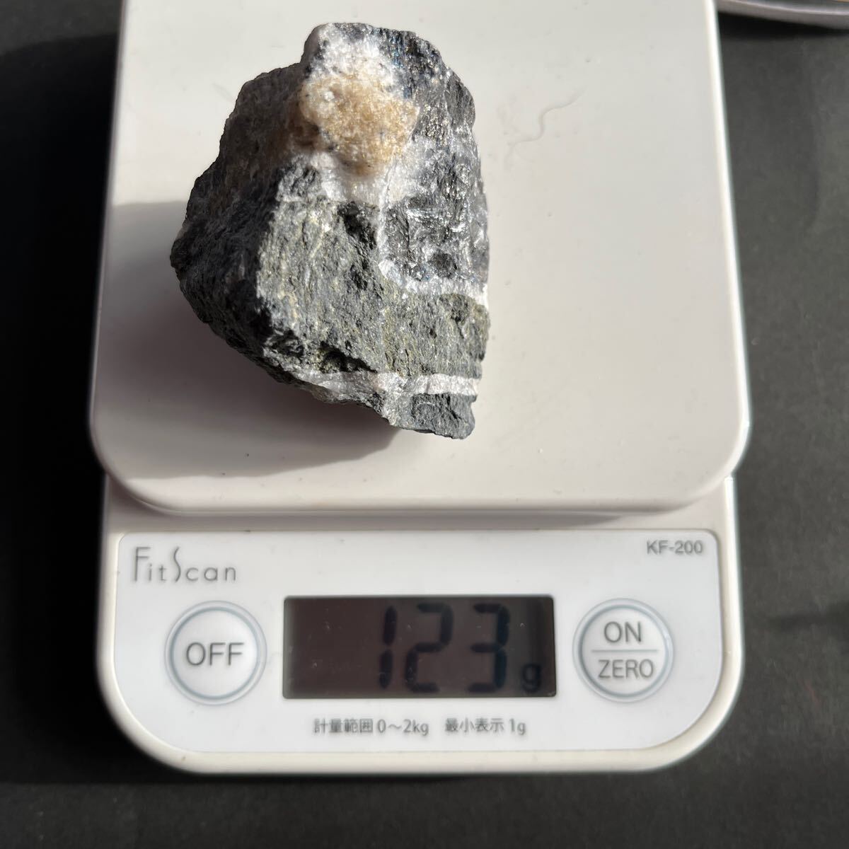 Yahoo!オークション - 兵庫県産輝水鉛鉱 123g 国産鉱物標本