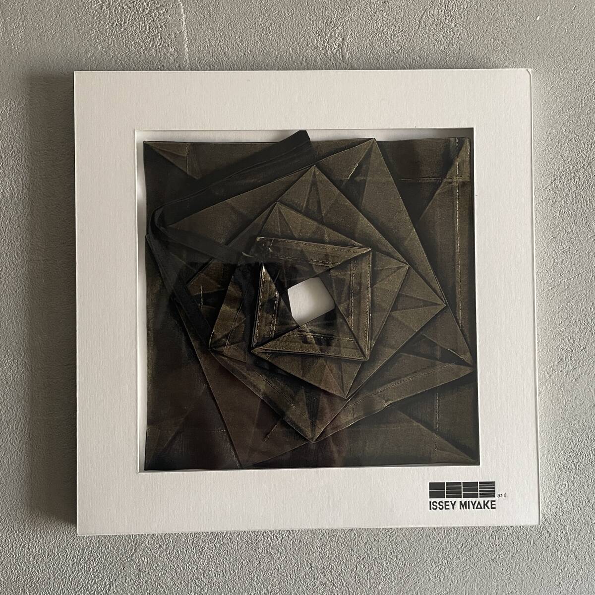Yahoo!オークション - ISSEY MIYAKE 1325 イッセイミヤケ ミニチュア ...