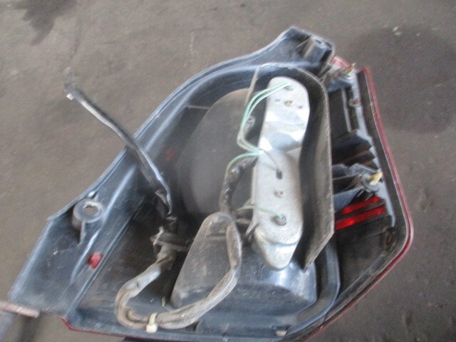 Yahoo!オークション - 三菱 H42V ミニカ 左・テールランプ ブレーキ MR...