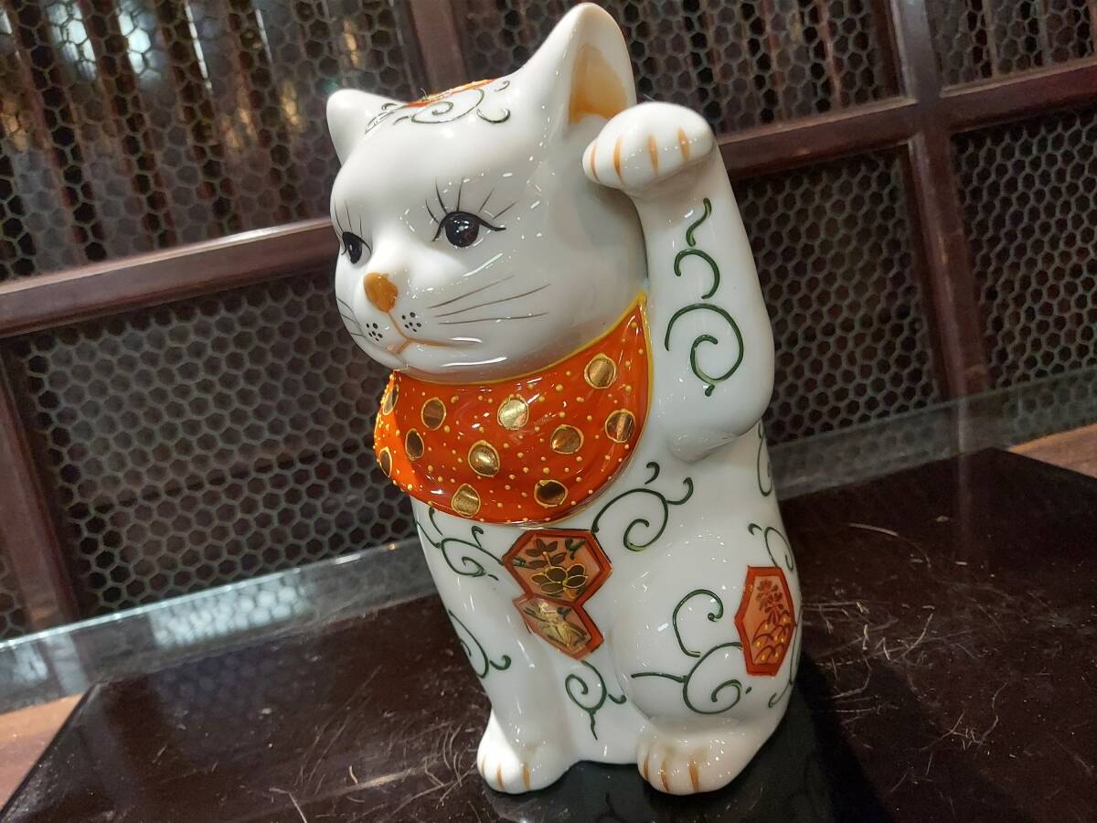 Yahoo!オークション - TK01-1211 伊万里 招き猫 色絵 唐草菱窓草花紋 ...
